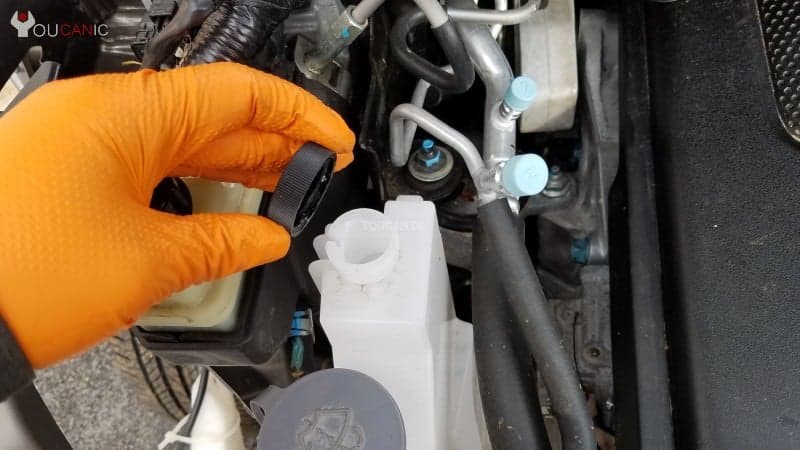 2004-2013 BMW 3-Series Check Level & Add Coolant