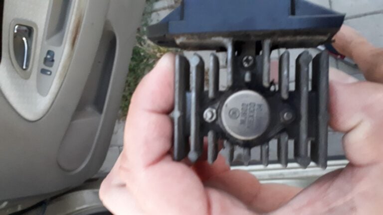 Volvo S40/V40 Blower Motor Controller Replacement