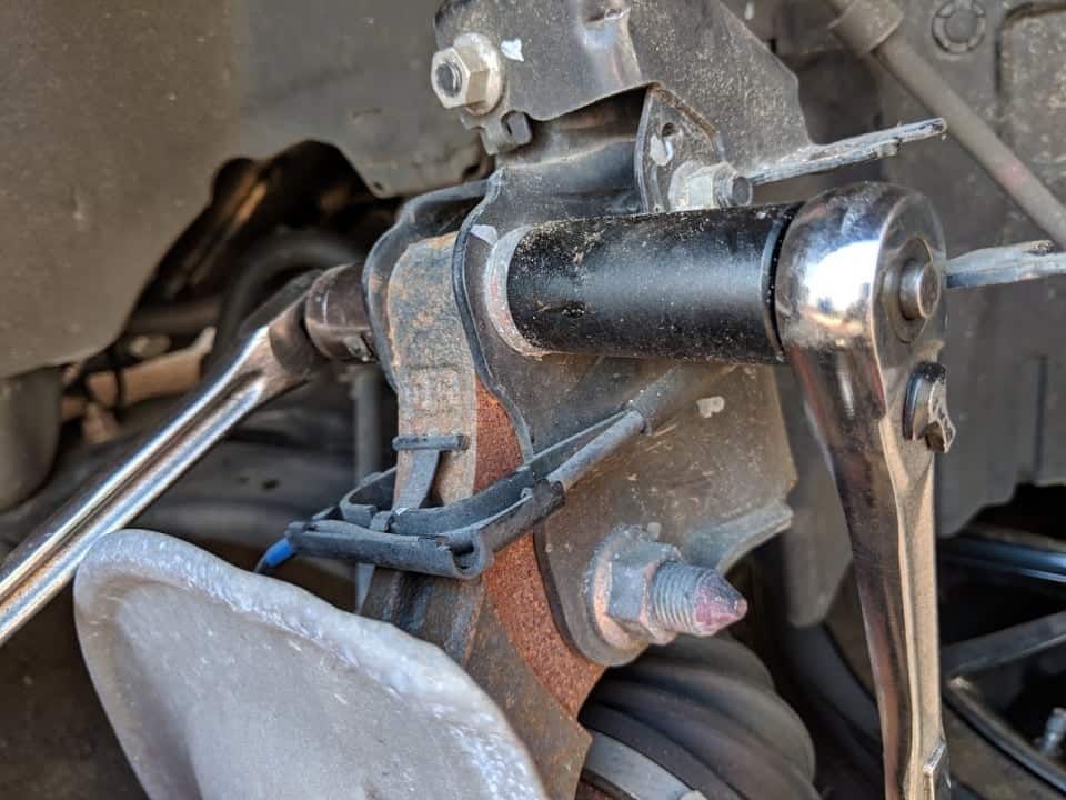 Mitsubishi Front Struts Replacement DIY