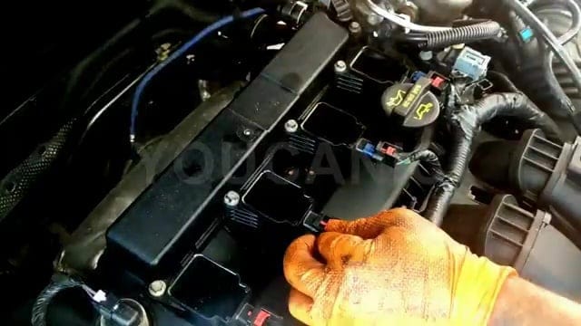 Ford Focus 2.0 Spark Plug & Ignition Coil Replacement