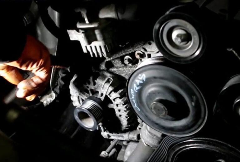 Hyundai 4-Cylinder Engine Alternator Replacement
