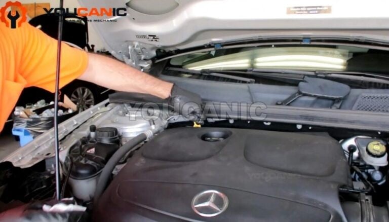 Mercedes-Benz Reduce Engine Oil Level Warning Message