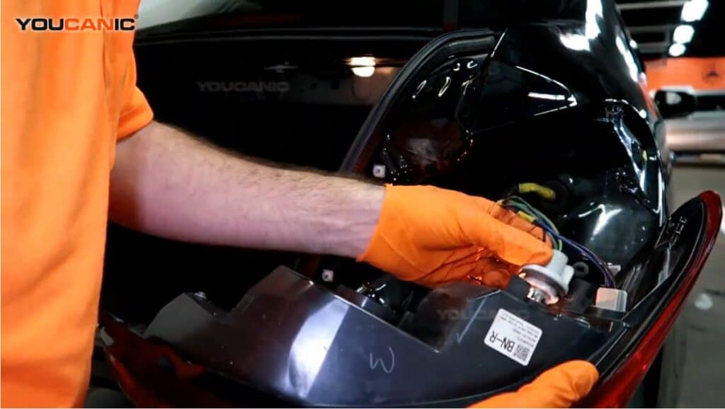 Mitsubishi Mirage Back-up Reverse Light Bulb Replacement