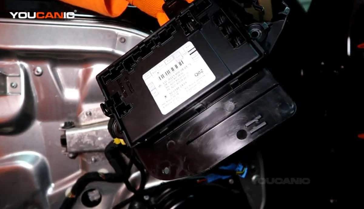 Replace Door Control Module 2006-2013 Mercedes-Benz S-Class W221