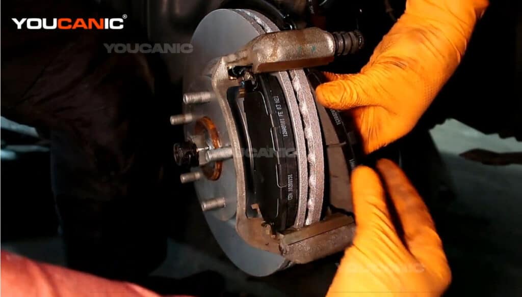 Nissan Front Strut Replacement Guide