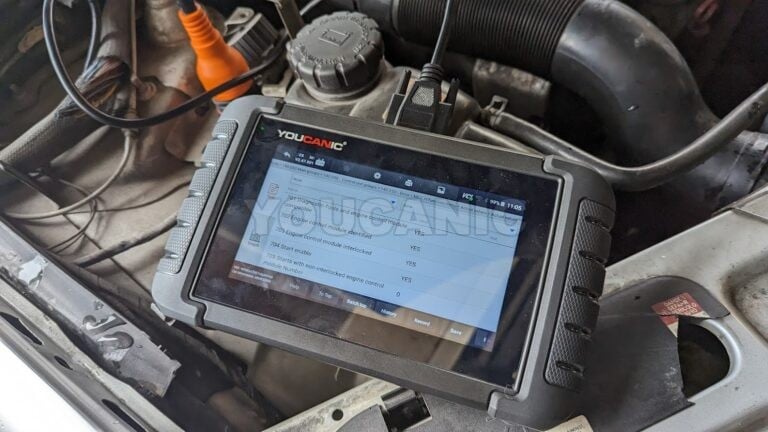 Master Your Jaguar: Easily Read & Clear Fault Codes With An OBD-II Scanner!