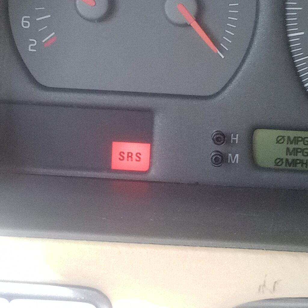 Volvo S70: My Technical Triumph In Resetting The SRS Airbag Light