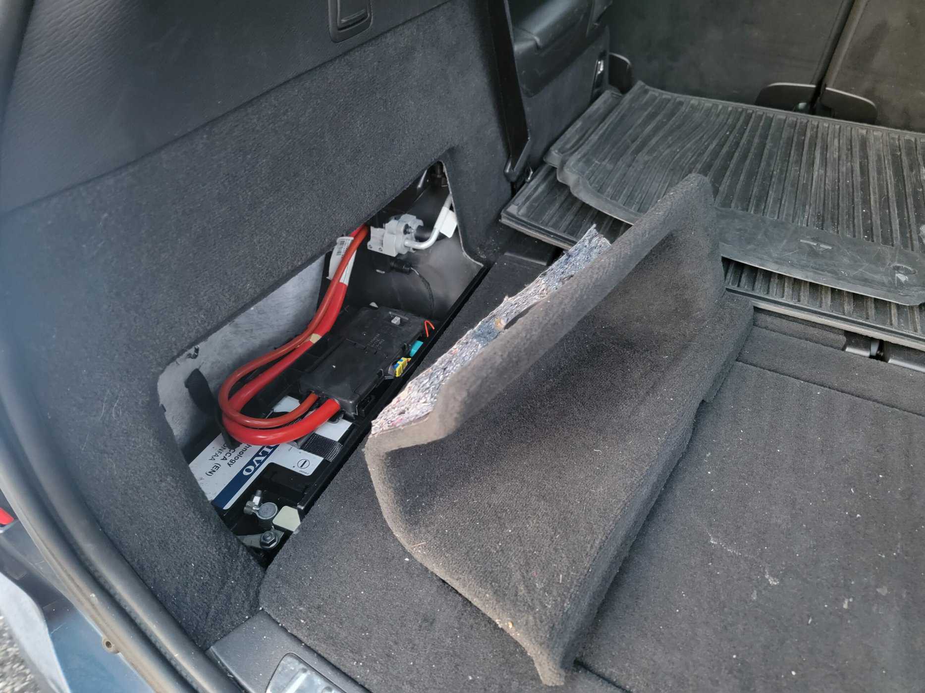 2016-2025 Volvo XC90 - How To Replace The Battery - YOUCANIC